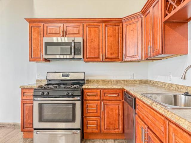 2 Br, 1 bath, Condo 3554 Sepviva St