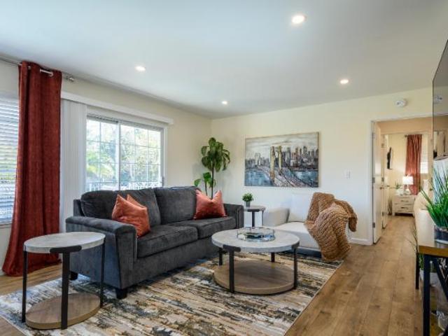 2 Br, 1 bath, Condo 3567 Farm Hill Blvd