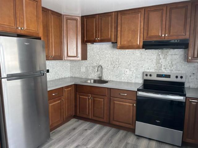 2 Br, 1 bath, Condo 3608 Midvale Ave