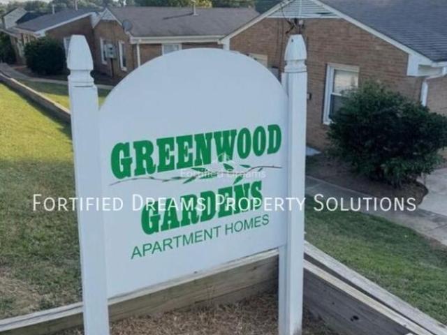 2 Br, 1 bath, Condo 3600 Dakota Dr