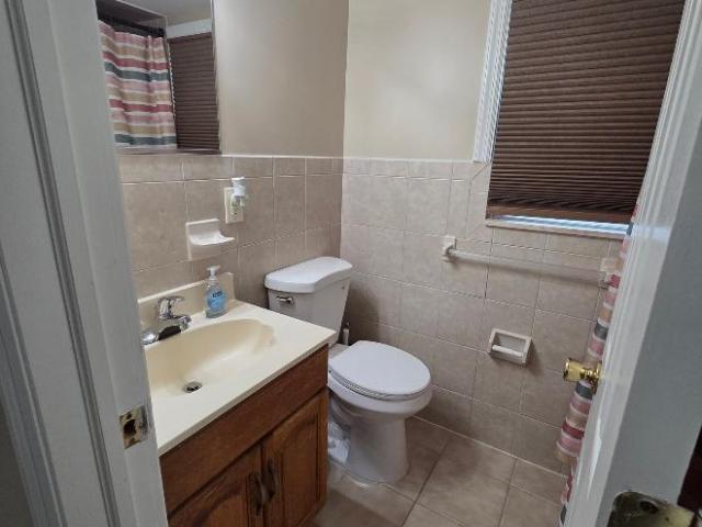 2 Br, 1 bath, Condo 362 Forest St