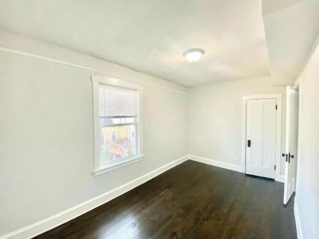 2 Br, 1 bath, Condo 3636 W Iowa St