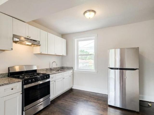 2 Br, 1 bath, Condo 3636 W Iowa St