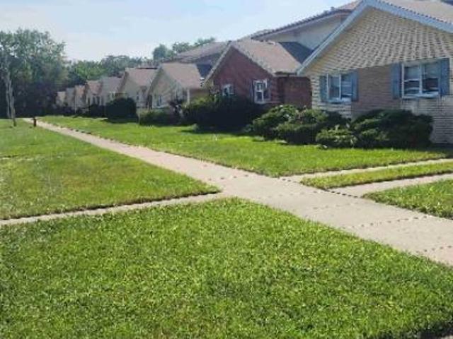 2 Br, 1 bath, Condo 3639 W 120th Street
