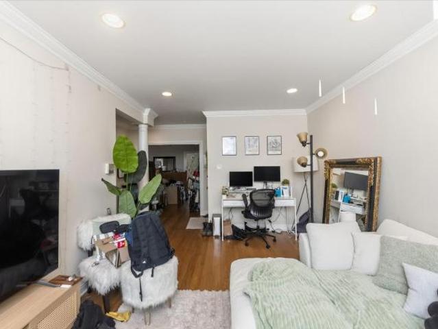2 Br, 1 bath, Condo 3630 North Bosworth Avenue