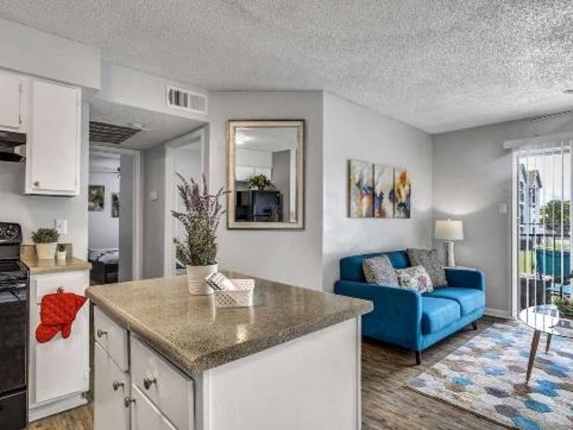 2 Br, 1 bath, Condo 3631 Callaghan Rd