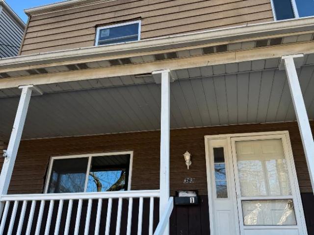 2 Br, 1 bath, Condo 363 Woodruff St