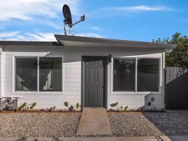 2 Br, 1 bath, Condo 3652 W 111th Pl