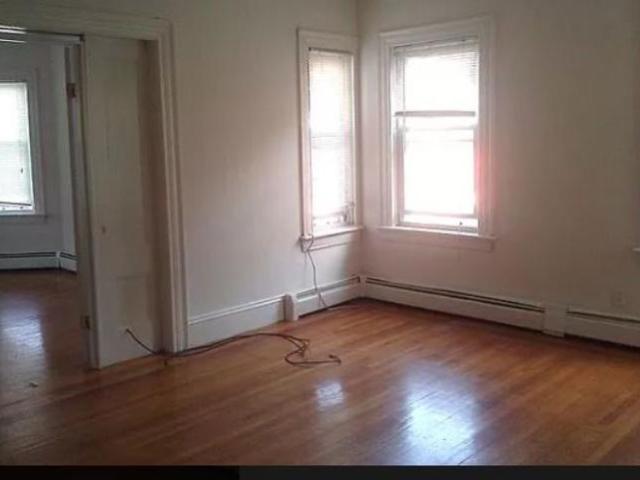 2 Br, 1 bath, Condo 366 Hope Street