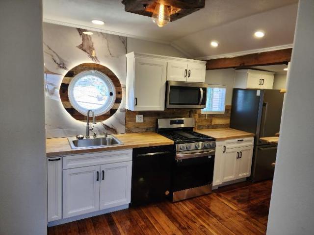 2 Br, 1 bath, Condo 3684 43rd Street