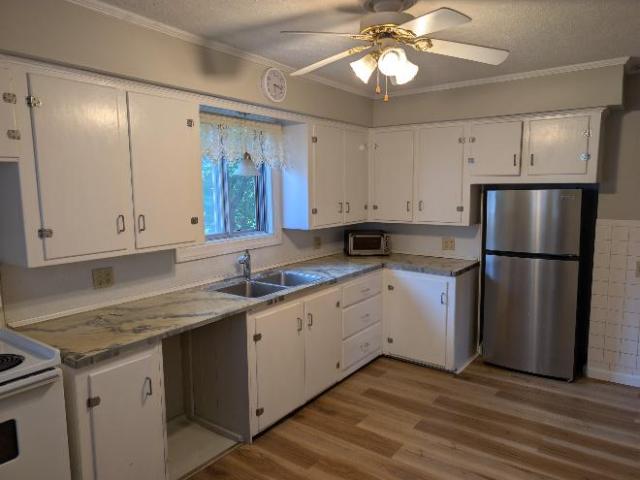 2 Br, 1 bath, Condo 36 Western Ave