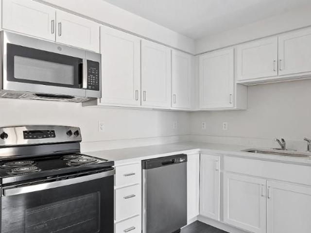2 Br, 1 bath, Condo 36 Farmington Rd