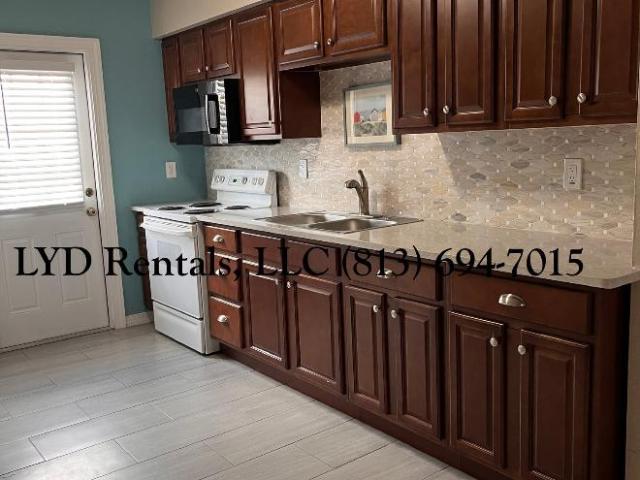 2 Br, 1 bath, Condo 3715 66th Avenue N