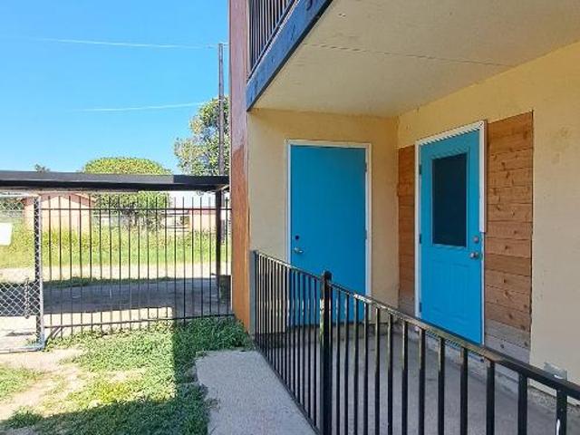 2 Br, 1 bath, Condo 3718 Pleasanton Rd