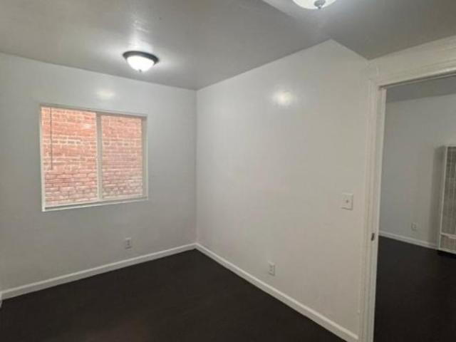 2 Br, 1 bath, Condo 3711 S Western Avenue