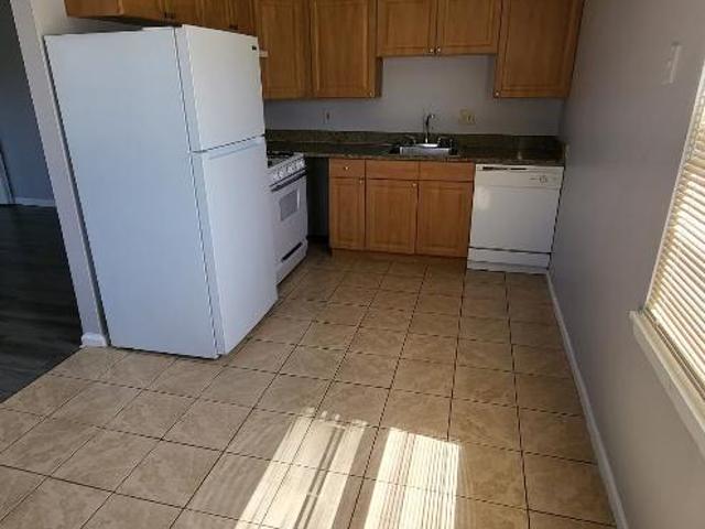 2 Br, 1 bath, Condo 371 W Old Indian Trail Rd
