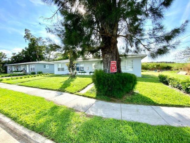 2 Br, 1 bath, Condo 37280 Okeechobee Ave