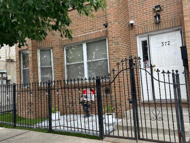 2 Br, 1 bath, Condo 372 Grove St