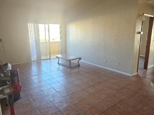 2 Br, 1 bath, Condo 3749 Carlyle Dr