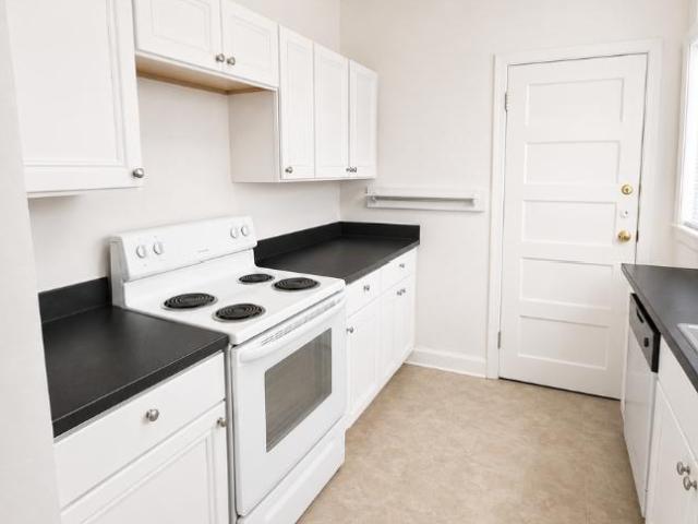 2 Br, 1 bath, Condo 3755 N Seminary Ave