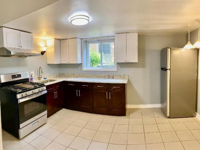 2 Br, 1 bath, Condo 3755 S Winchester Ave Garden Unit