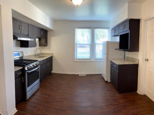 2 Br, 1 bath, Condo 3755 S Winchester Ave Unit 1