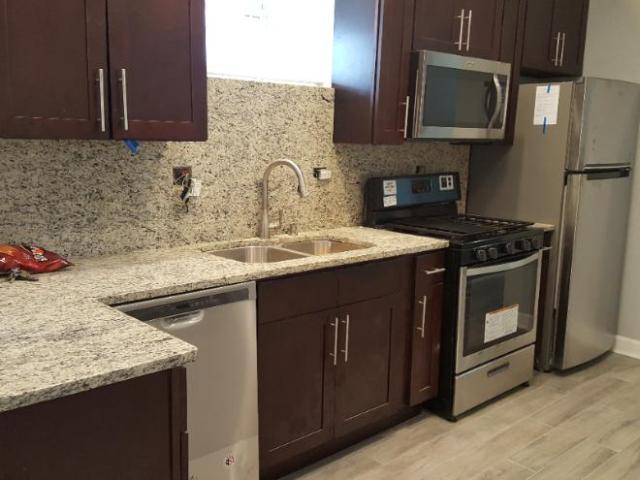 2 Br, 1 bath, Condo 3751 W Diversey Ave