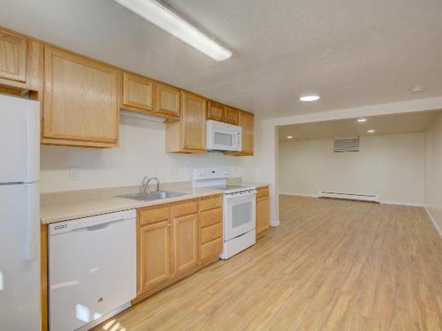 2 Br, 1 bath, Condo 375 S Depew St