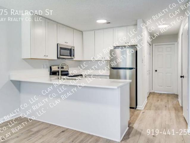 2 Br, 1 bath, Condo 375 Railroad St