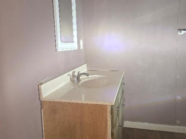 2 Br, 1 bath, Condo 3783 San Juan Ave