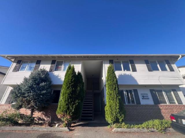 2 Br, 1 bath, Condo 3810 D Pl Se