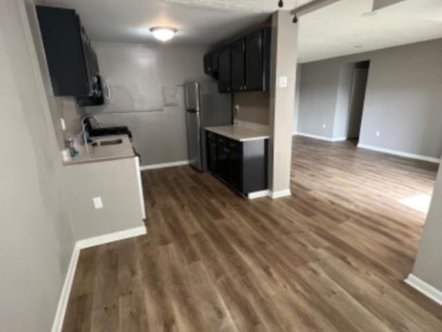 2 Br, 1 bath, Condo 3825 St Barnabas Rd