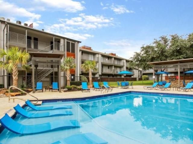 2 Br, 1 bath, Condo 3834 Portland St