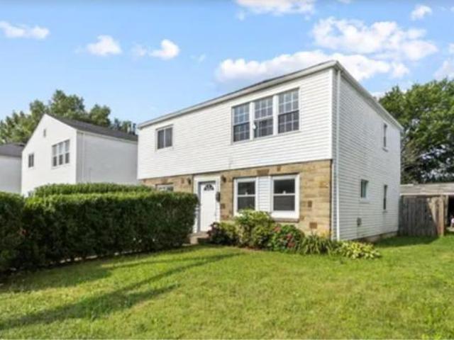 2 Br, 1 bath, Condo 3836 W 117th St