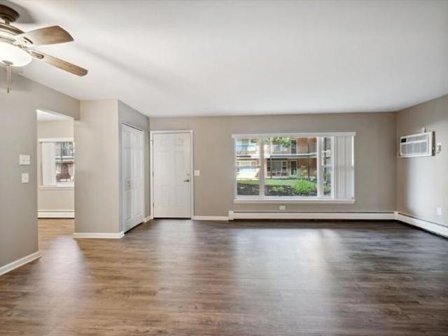 2 Br, 1 bath, Condo 3838 W Sylvania Ave