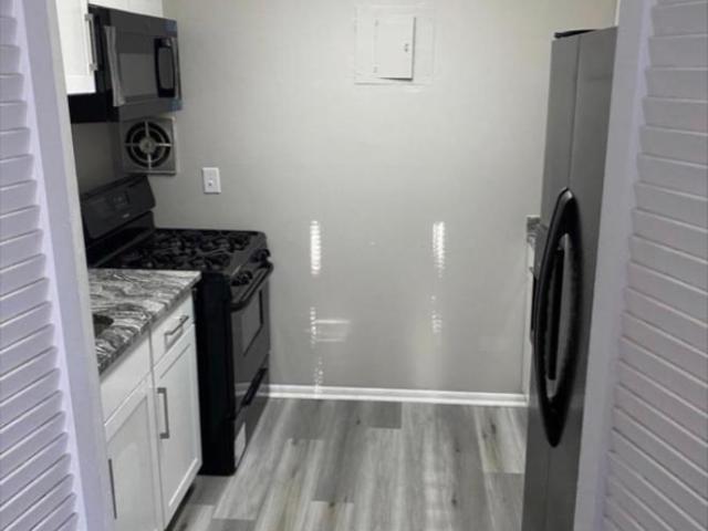 2 Br, 1 bath, Condo 3839 St Barnabas