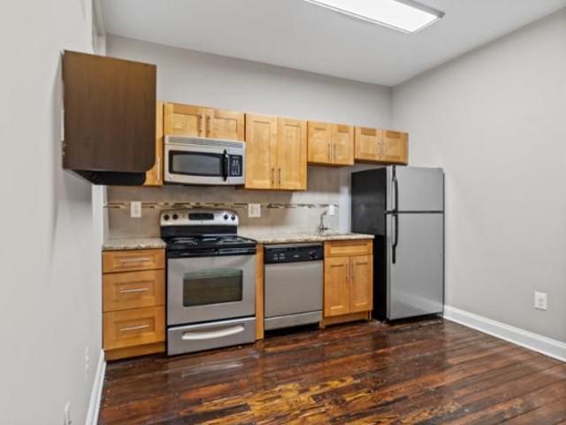 2 Br, 1 bath, Condo 3830 Baring St