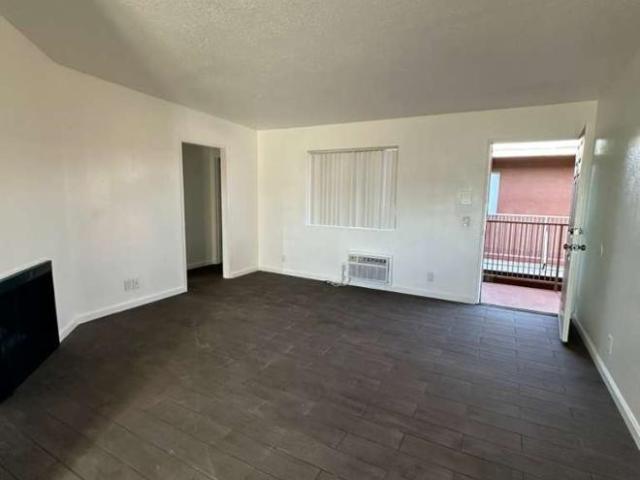 2 Br, 1 bath, Condo 38551/38561 11th St E