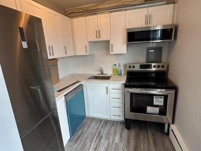 2 Br, 1 bath, Condo 385 Melvin Ave