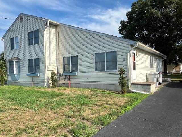 2 Br, 1 bath, Condo 385 New Magnolia Rd