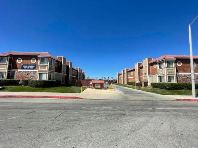 2 Br, 1 bath, Condo 38729 10th St