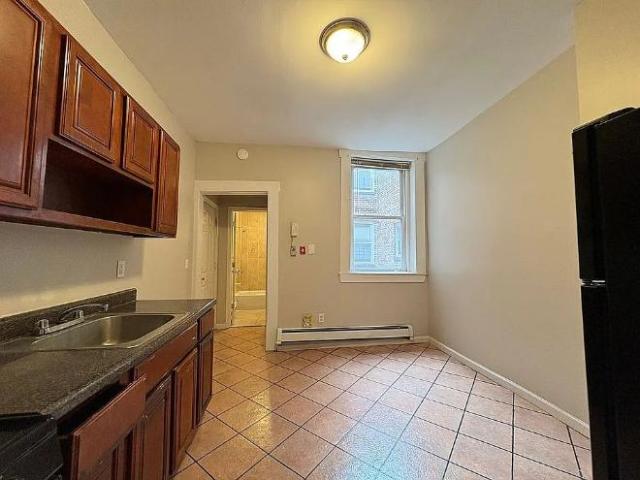 2 Br, 1 bath, Condo 391 401 13th Ave