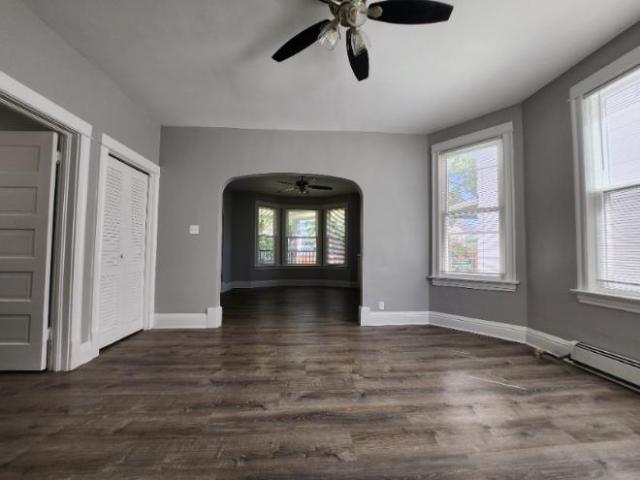 2 Br, 1 bath, Condo 392 Hickory St