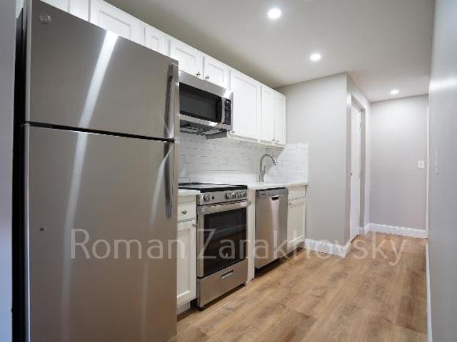 2 Br, 1 bath, Condo 394 Langley Road