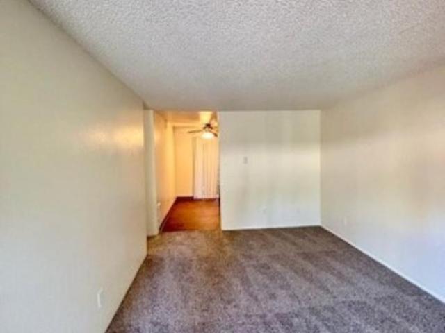 2 Br, 1 bath, Condo 3950 SW 102nd Ave