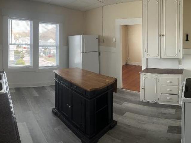2 Br, 1 bath, Condo 3 Negus St