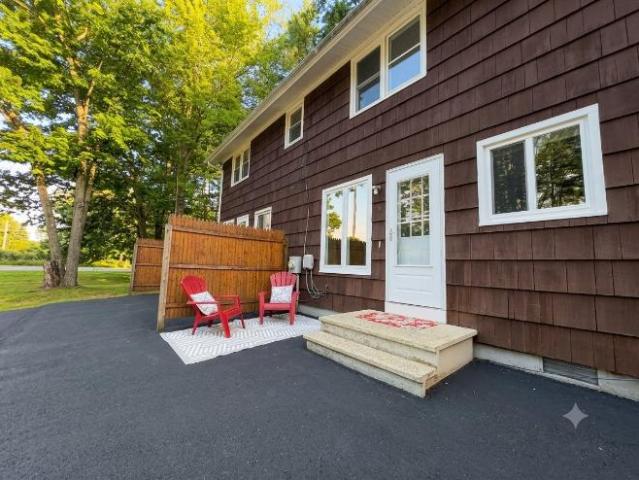 2 Br, 1 bath, Condo 3 Villa Rd