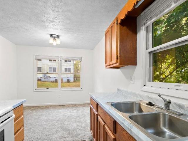 2 Br, 1 bath, Condo 3 Wrosecrest St