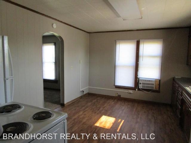 2 br, 1 bath House 563 COFFEE