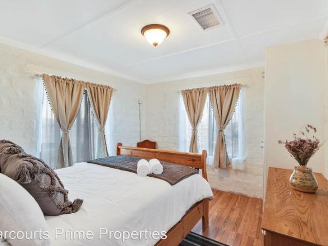 2 br, 1 bath House 73145 29 Palms Hwy. U